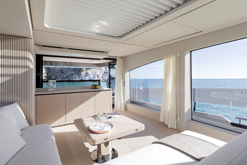 Azimut Seadeck 6 : premier yacht de la série Seadeck...